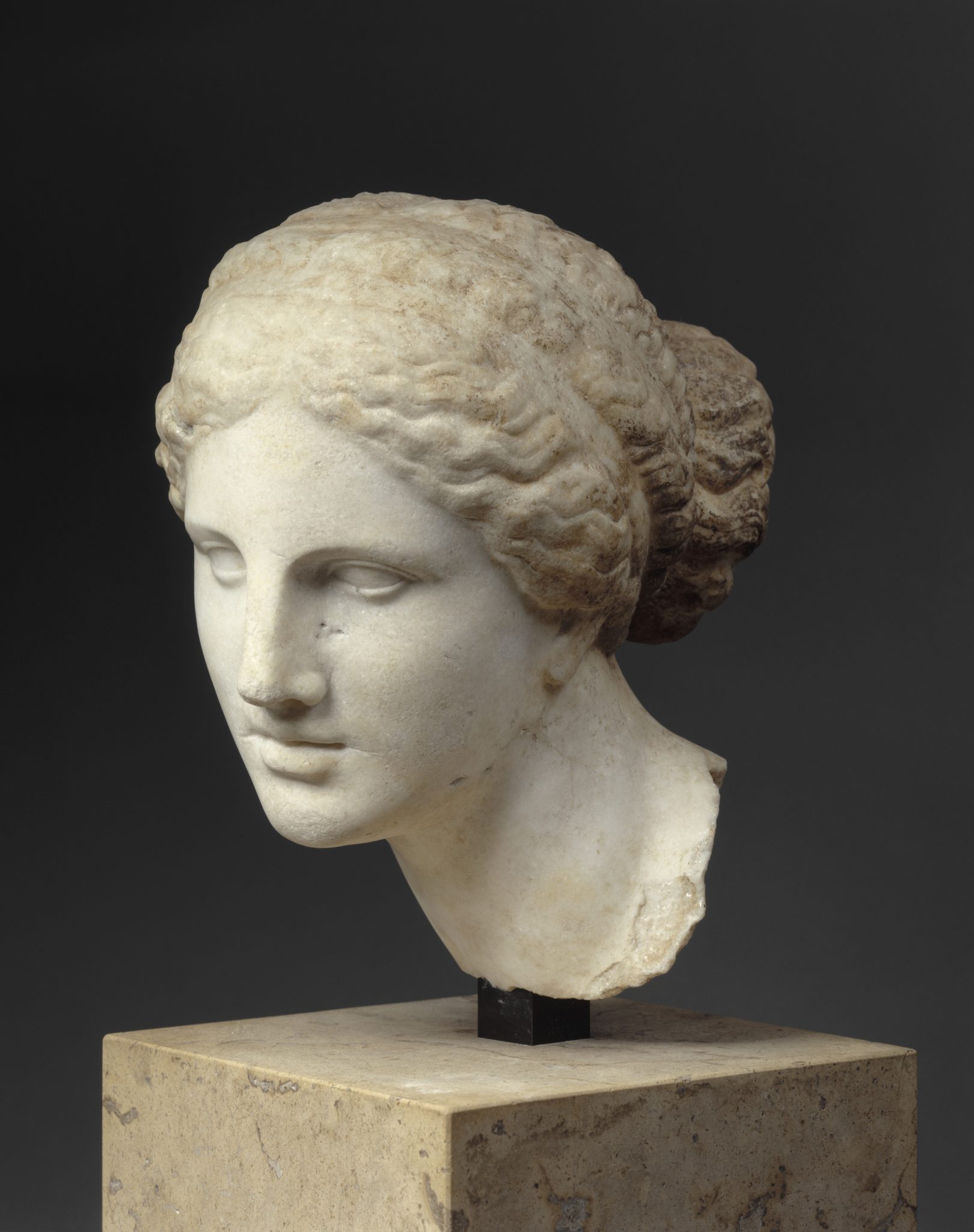 Tête du type de « l’Aphrodite de Cnide » dite Tête « Kaufmann ...